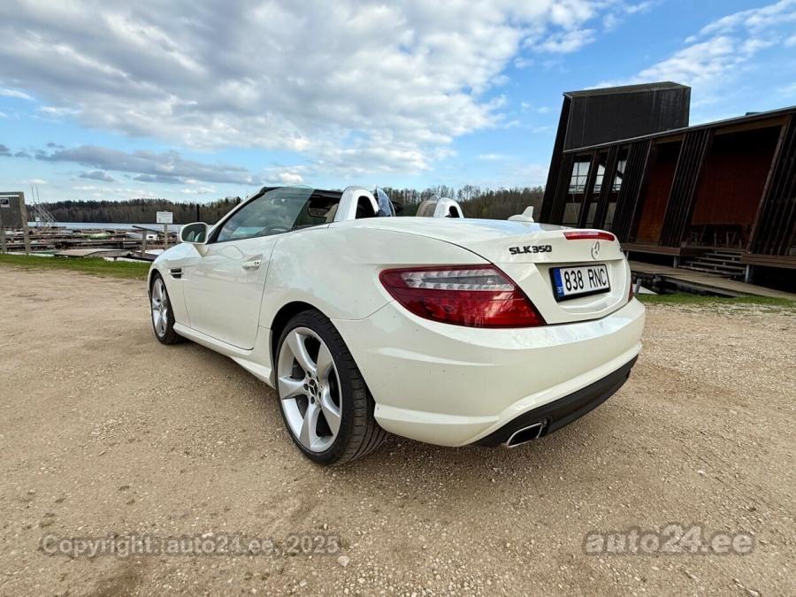 White Mercedes-Benz SLK 350 2011 in Viljandi, with an engine capacity of 3.50 L and mileage of 175 thousand km for 19900 €, photo 27 on AUTOMOTO.COM.LV