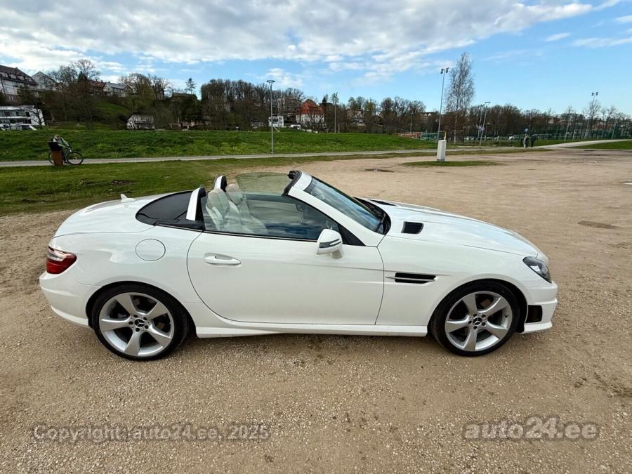 White Mercedes-Benz SLK 350 2011 in Viljandi, with an engine capacity of 3.50 L and mileage of 175 thousand km for 19900 €, photo 28 on AUTOMOTO.COM.LV