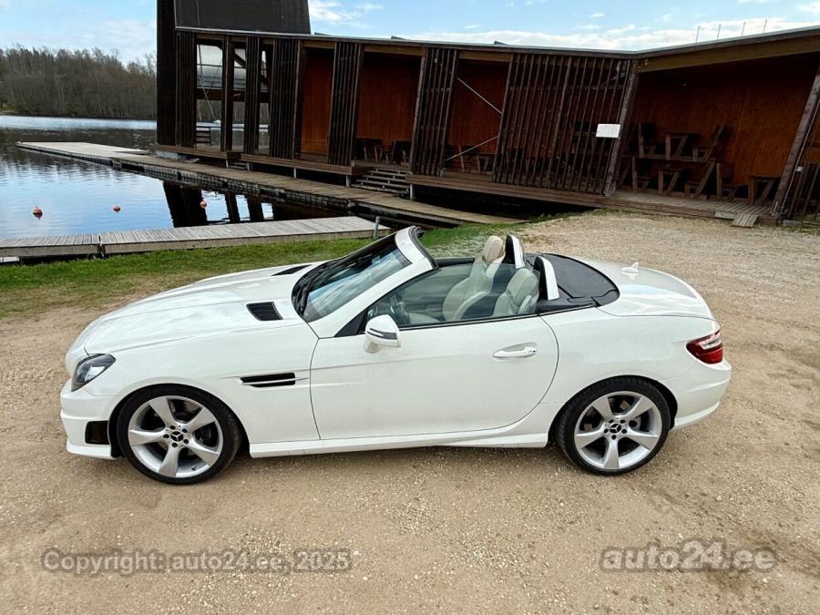 White Mercedes-Benz SLK 350 2011 in Viljandi, with an engine capacity of 3.50 L and mileage of 175 thousand km for 19900 €, photo 29 on AUTOMOTO.COM.LV