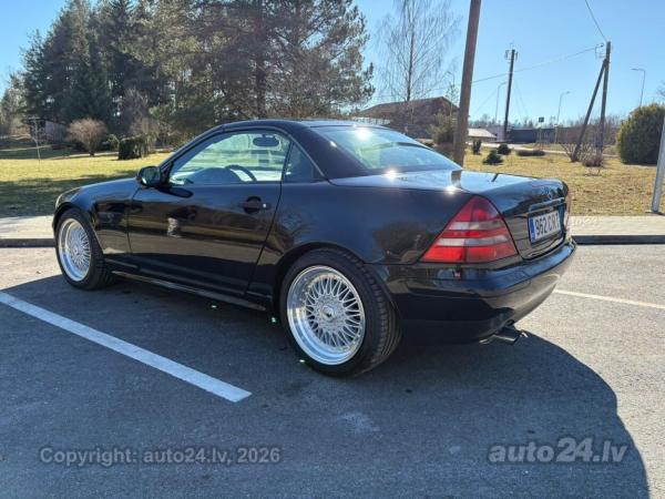Black Mercedes-Benz SLK-Class 1999 in Tallinn, with an engine capacity of 2.30 L and mileage of 250 thousand km for 5900 €, photo 5 on AUTOMOTO.COM.LV