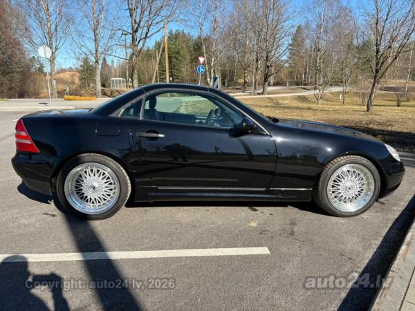 Black Mercedes-Benz SLK-Class 1999 in Tallinn, with an engine capacity of 2.30 L and mileage of 250 thousand km for 5900 €, photo 8 on AUTOMOTO.COM.LV