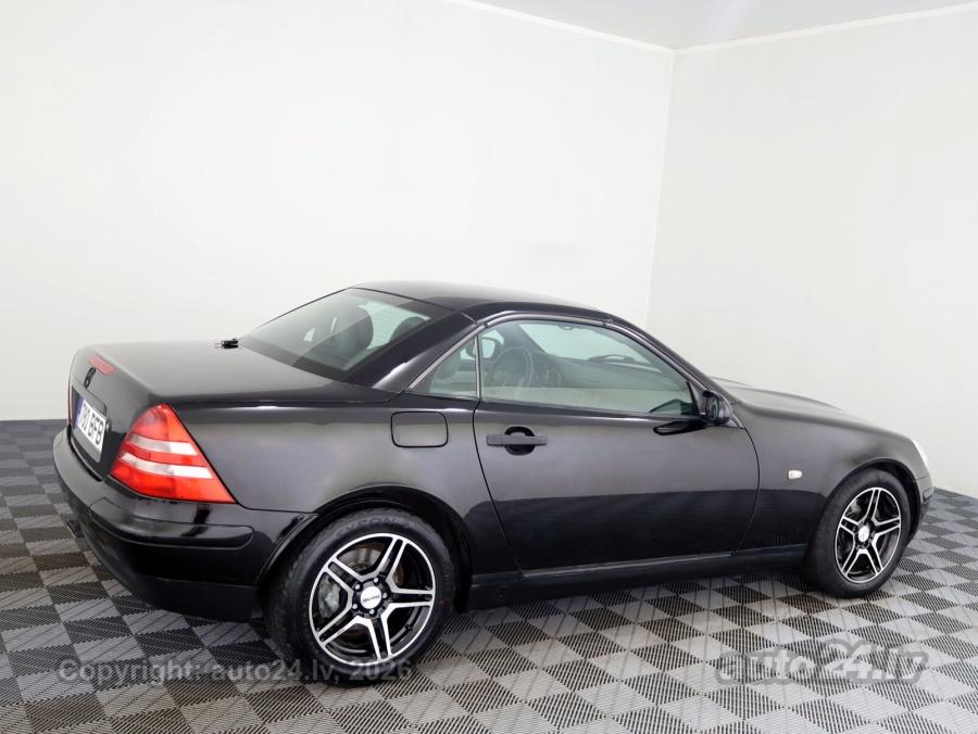 Black Mercedes-Benz SLK-Class 1999 in Tallinn, with an engine capacity of 2.00 L and mileage of 279 thousand km for 2499 €, photo 7 on AUTOMOTO.COM.LV