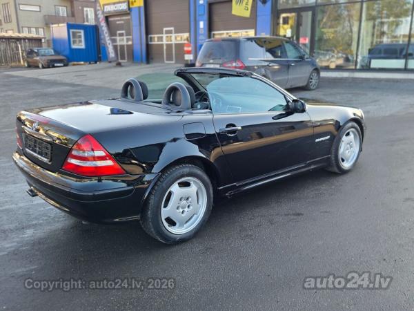 Black Mercedes-Benz SLK-Class 2000 in Tartu, with an engine capacity of 2.30 L and mileage of 219 thousand km for 4290 €, photo 1 on AUTOMOTO.COM.LV