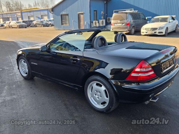 Black Mercedes-Benz SLK-Class 2000 in Tartu, with an engine capacity of 2.30 L and mileage of 219 thousand km for 4290 €, photo 2 on AUTOMOTO.COM.LV
