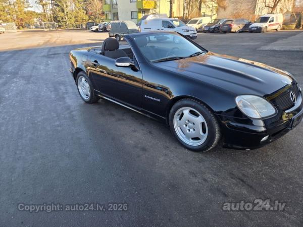 Black Mercedes-Benz SLK-Class 2000 in Tartu, with an engine capacity of 2.30 L and mileage of 219 thousand km for 4290 €, photo 3 on AUTOMOTO.COM.LV