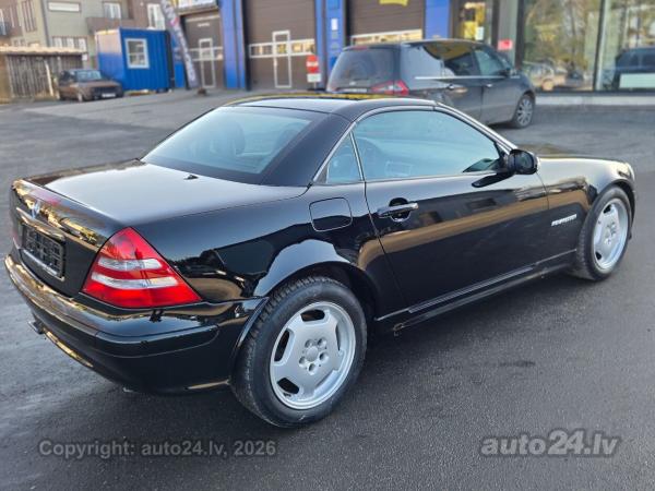 Black Mercedes-Benz SLK-Class 2000 in Tartu, with an engine capacity of 2.30 L and mileage of 219 thousand km for 4290 €, photo 7 on AUTOMOTO.COM.LV