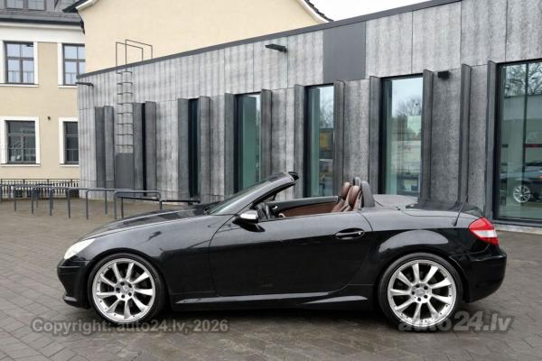 Black Mercedes-Benz SLK-Class 2006 in Rapla, with an engine capacity of 3.00 L and mileage of 140 thousand km for 9499 €, photo 2 on AUTOMOTO.COM.LV