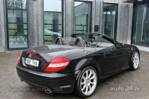 Black Mercedes-Benz SLK-Class 2006 in Rapla, with an engine capacity of 3.00 L and mileage of 140 thousand km for 9499 €, photo 6 on AUTOMOTO.COM.LV