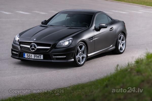 Black Mercedes-Benz SLK-Class 2011 in Tallinn, with an engine capacity of 3.50 L and mileage of 275 thousand km for 12990 €, photo 3 on AUTOMOTO.COM.LV