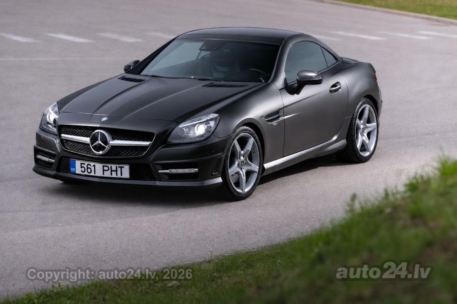 Melns Mercedes-Benz SLK-Class 2011 Tallina, ar dzinēja tilpumu 3.50 L un nobraukumu 275 tūkst. km par 12990 €, foto 4 vietnē AUTOMOTO.COM.LV