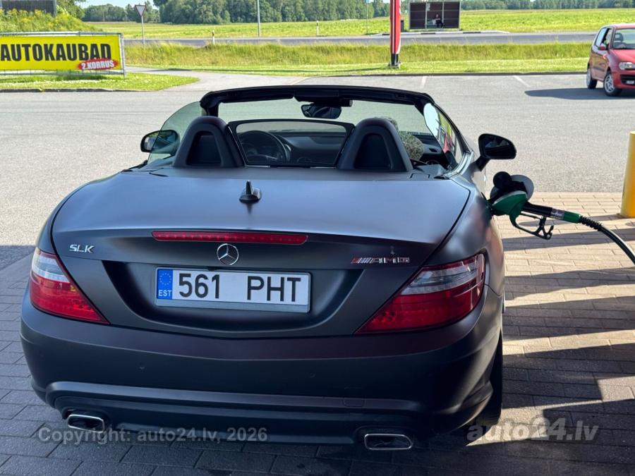 Melns Mercedes-Benz SLK-Class 2011 Tallina, ar dzinēja tilpumu 3.50 L un nobraukumu 275 tūkst. km par 12990 €, foto 5 vietnē AUTOMOTO.COM.LV