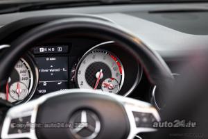 Melns Mercedes-Benz SLK-Class 2011 Tallina, ar dzinēja tilpumu 3.50 L un nobraukumu 275 tūkst. km par 12990 €, foto 16 vietnē AUTOMOTO.COM.LV
