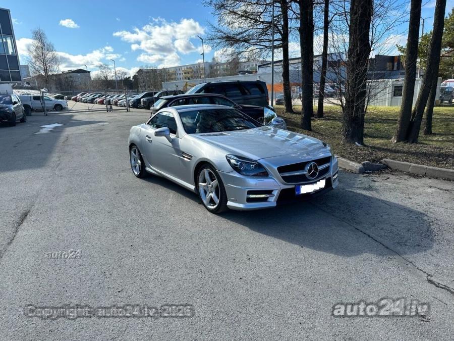 Melns Mercedes-Benz SLK-Class 2011 Tallina, ar dzinēja tilpumu 3.50 L un nobraukumu 275 tūkst. km par 12990 €, foto 22 vietnē AUTOMOTO.COM.LV