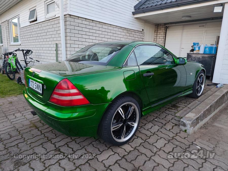 Green Mercedes-Benz SLK-Class 1997 in Tallinn, with an engine capacity of 2.30 L and mileage of 0 thousand km for 7500 €, photo 4 on AUTOMOTO.COM.LV
