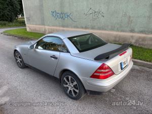 Pelēks Mercedes-Benz SLK-Class 1997 Tallina, ar dzinēja tilpumu 2.00 L un nobraukumu 175 tūkst. km par 2299 €, foto 11 vietnē AUTOMOTO.COM.LV