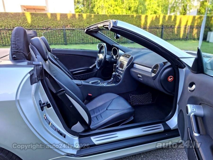 Grey Mercedes-Benz SLK-Class 2005 in Tallinn, with an engine capacity of 3.50 L and mileage of 267 thousand km for 6900 €, photo 9 on AUTOMOTO.COM.LV