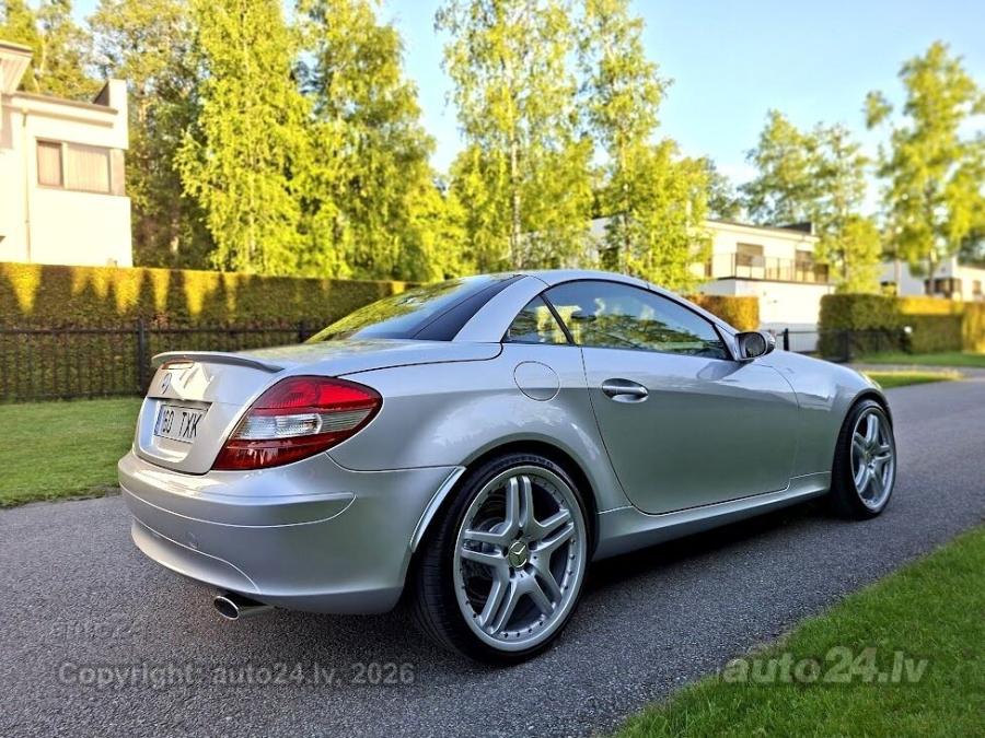 Pelēks Mercedes-Benz SLK-Class 2005 Tallina, ar dzinēja tilpumu 3.50 L un nobraukumu 267 tūkst. km par 8900 €, foto 7 vietnē AUTOMOTO.COM.LV