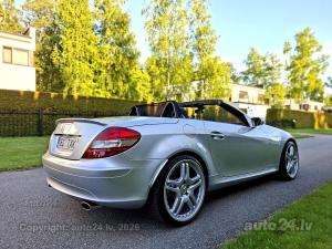 Pelēks Mercedes-Benz SLK-Class 2005 Tallina, ar dzinēja tilpumu 3.50 L un nobraukumu 267 tūkst. km par 8900 €, foto 13 vietnē AUTOMOTO.COM.LV
