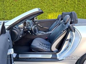 Pelēks Mercedes-Benz SLK-Class 2005 Tallina, ar dzinēja tilpumu 3.50 L un nobraukumu 267 tūkst. km par 8900 €, foto 17 vietnē AUTOMOTO.COM.LV
