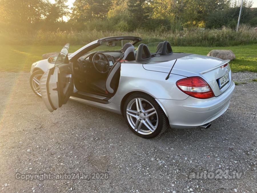 Pelēks Mercedes-Benz SLK-Class 2007 Tallina, ar dzinēja tilpumu 3.00 L un nobraukumu 13 tūkst. km par 11990 €, foto 3 vietnē AUTOMOTO.COM.LV