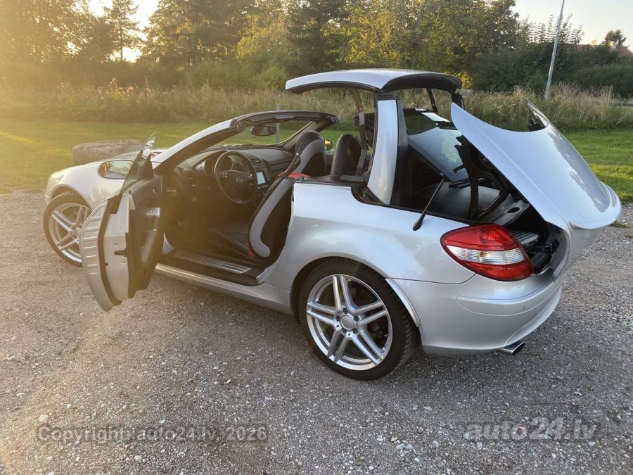 Pelēks Mercedes-Benz SLK-Class 2007 Tallina, ar dzinēja tilpumu 3.00 L un nobraukumu 13 tūkst. km par 11990 €, foto 4 vietnē AUTOMOTO.COM.LV