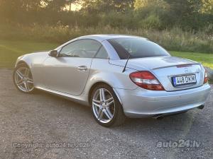 Pelēks Mercedes-Benz SLK-Class 2007 Tallina, ar dzinēja tilpumu 3.00 L un nobraukumu 13 tūkst. km par 11990 €, foto 5 vietnē AUTOMOTO.COM.LV