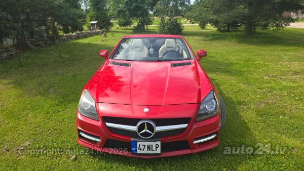 Red Mercedes-Benz SLK-Class 2011 in Tallinn, with an engine capacity of 3.50 L and mileage of 124 thousand km for 11900 €, photo 3 on AUTOMOTO.COM.LV