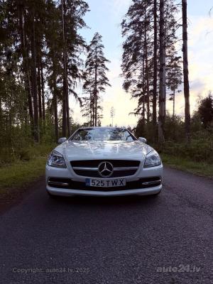 White Mercedes-Benz SLK-Class 2012 in Tallinn, with an engine capacity of 1.80 L and mileage of 110 thousand km for 18000 €, photo 3 on AUTOMOTO.COM.LV