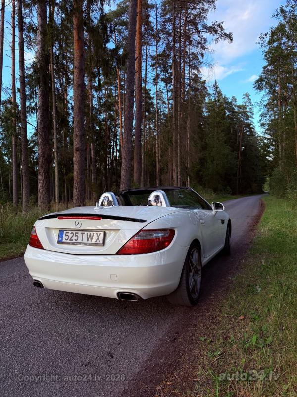 White Mercedes-Benz SLK-Class 2012 in Tallinn, with an engine capacity of 1.80 L and mileage of 110 thousand km for 18000 €, photo 4 on AUTOMOTO.COM.LV