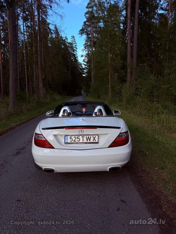White Mercedes-Benz SLK-Class 2012 in Tallinn, with an engine capacity of 1.80 L and mileage of 110 thousand km for 18000 €, photo 5 on AUTOMOTO.COM.LV