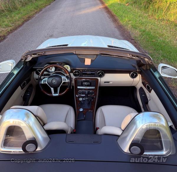 White Mercedes-Benz SLK-Class 2012 in Tallinn, with an engine capacity of 1.80 L and mileage of 110 thousand km for 18000 €, photo 10 on AUTOMOTO.COM.LV