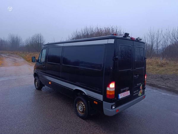 Black Mercedes-Benz Sprinter 2001 in Vilnius, with an engine capacity of 2.70 L and mileage of 268 thousand km for 6500 €, photo 2 on AUTOMOTO.COM.LV