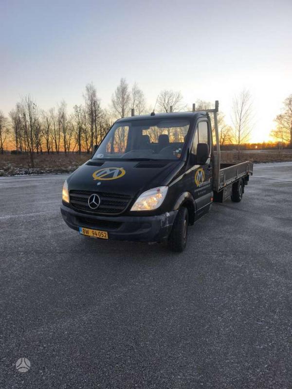 Black Mercedes-Benz Sprinter 2007 in Raseiniai, with an engine capacity of 2.20 L and mileage of 303 thousand km for 7500 €, photo 1 on AUTOMOTO.COM.LV
