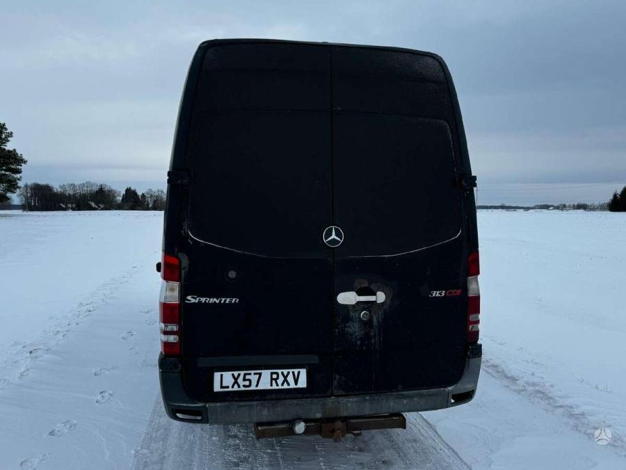 Black Mercedes-Benz Sprinter 2007 in Panevezys, with an engine capacity of 2.20 L and mileage of 300 thousand km for 3600 €, photo 5 on AUTOMOTO.COM.LV