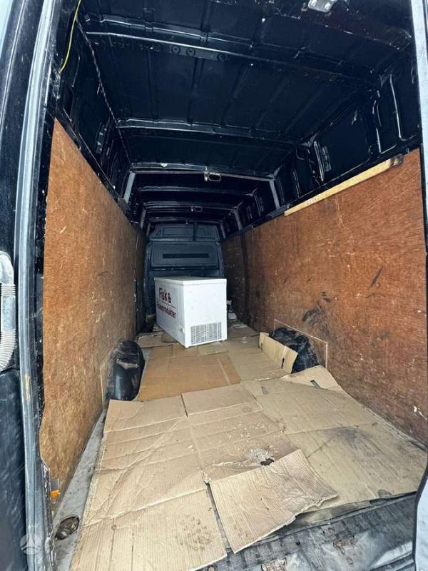 Black Mercedes-Benz Sprinter 2007 in Panevezys, with an engine capacity of 2.20 L and mileage of 300 thousand km for 3500 €, photo 8 on AUTOMOTO.COM.LV