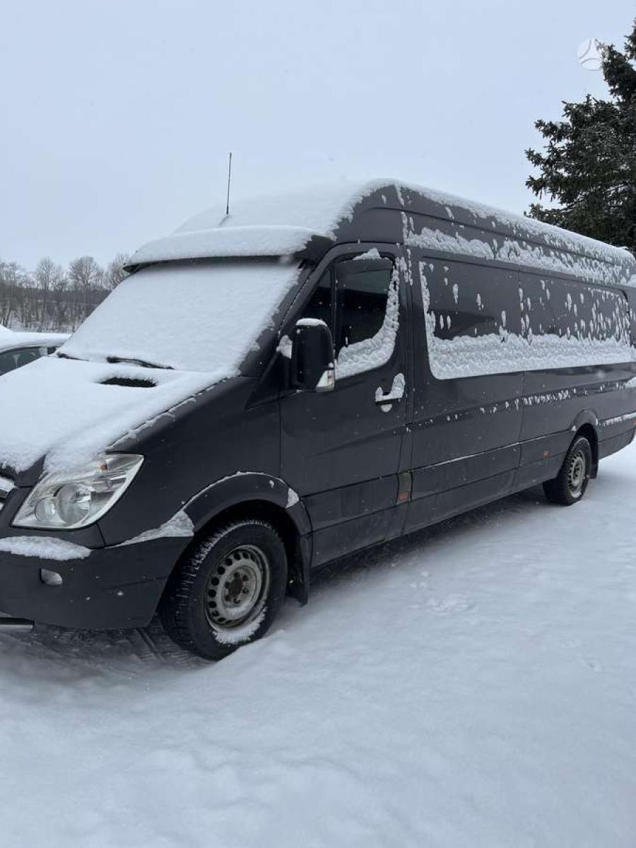 Black Mercedes-Benz Sprinter 2010 in Akmene, with an engine capacity of 0.00 L and mileage of 463 thousand km for 9922 €, photo 1 on AUTOMOTO.COM.LV