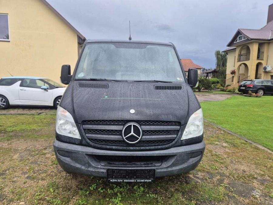 Black Mercedes-Benz Sprinter 2011 in Taurage, with an engine capacity of 2.20 L and mileage of 300 thousand km for 5500 €, photo 4 on AUTOMOTO.COM.LV