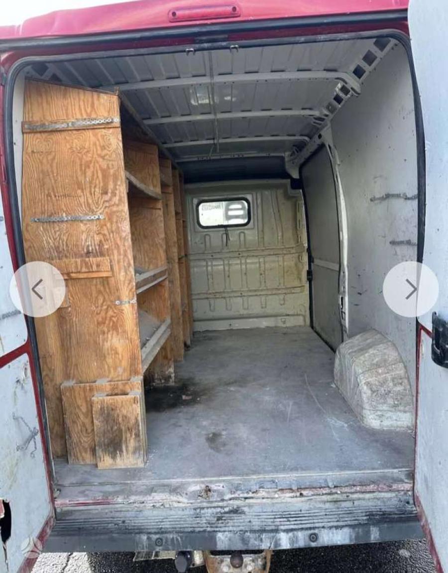 Black Mercedes-Benz Sprinter 2011 in Taurage, with an engine capacity of 2.20 L and mileage of 300 thousand km for 5500 €, photo 6 on AUTOMOTO.COM.LV