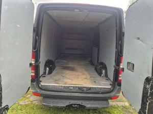 Black Mercedes-Benz Sprinter 2011 in Taurage, with an engine capacity of 2.20 L and mileage of 300 thousand km for 5500 €, photo 7 on AUTOMOTO.COM.LV