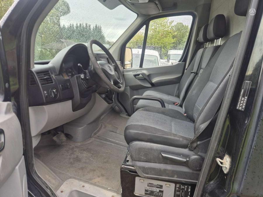 Black Mercedes-Benz Sprinter 2011 in Taurage, with an engine capacity of 2.20 L and mileage of 300 thousand km for 5500 €, photo 10 on AUTOMOTO.COM.LV