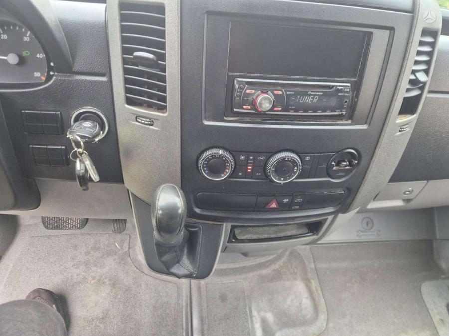 Black Mercedes-Benz Sprinter 2011 in Taurage, with an engine capacity of 2.20 L and mileage of 300 thousand km for 5500 €, photo 11 on AUTOMOTO.COM.LV