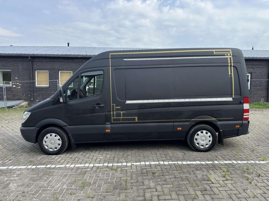 Black Mercedes-Benz Sprinter 2013 in Telschi, with an engine capacity of 2.14 L and mileage of 325 thousand km for 9000 €, photo 3 on AUTOMOTO.COM.LV