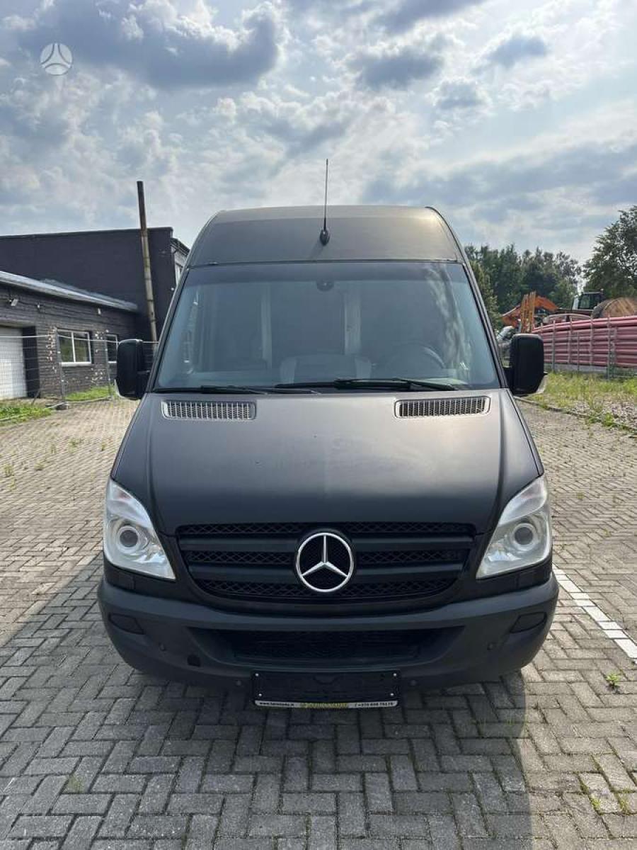 Black Mercedes-Benz Sprinter 2013 in Telschi, with an engine capacity of 2.14 L and mileage of 325 thousand km for 9000 €, photo 6 on AUTOMOTO.COM.LV
