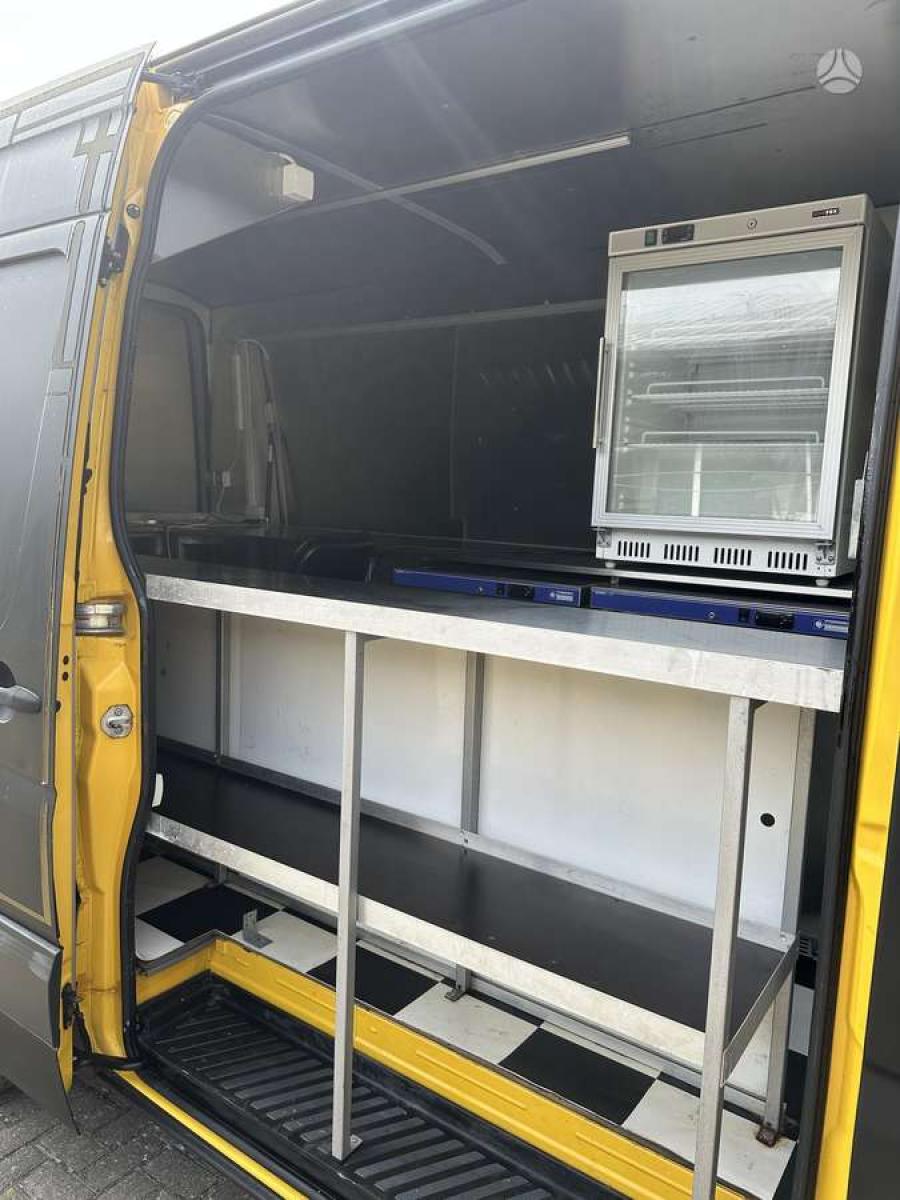 Black Mercedes-Benz Sprinter 2013 in Telschi, with an engine capacity of 2.14 L and mileage of 325 thousand km for 9000 €, photo 10 on AUTOMOTO.COM.LV