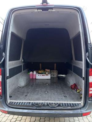 Black Mercedes-Benz Sprinter 2013 in Siauliai, with an engine capacity of 2.14 L and mileage of 850 thousand km for 12000 €, photo 9 on AUTOMOTO.COM.LV