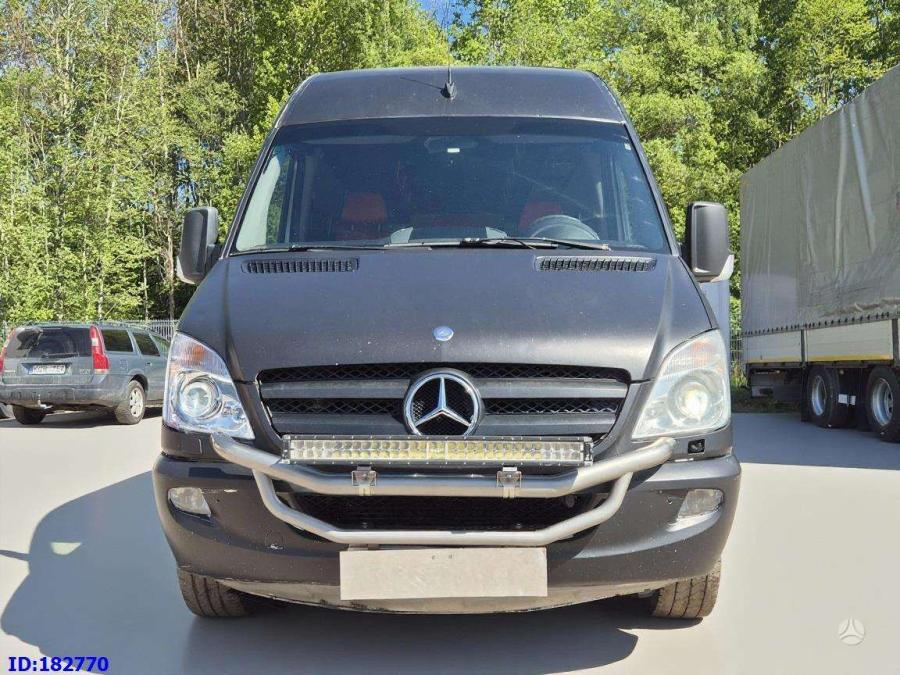 Melns Mercedes-Benz Sprinter 2014 Viļņa, ar dzinēja tilpumu 2.99 L un nobraukumu 890 tūkst. km par 13250 €, foto 2 vietnē AUTOMOTO.COM.LV