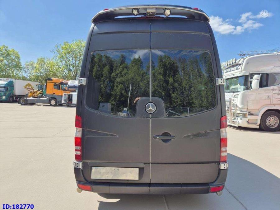 Melns Mercedes-Benz Sprinter 2014 Viļņa, ar dzinēja tilpumu 2.99 L un nobraukumu 890 tūkst. km par 13250 €, foto 4 vietnē AUTOMOTO.COM.LV