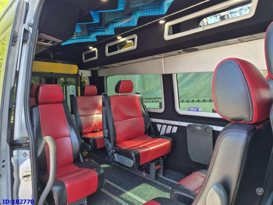 Melns Mercedes-Benz Sprinter 2014 Viļņa, ar dzinēja tilpumu 2.99 L un nobraukumu 890 tūkst. km par 13250 €, foto 24 vietnē AUTOMOTO.COM.LV