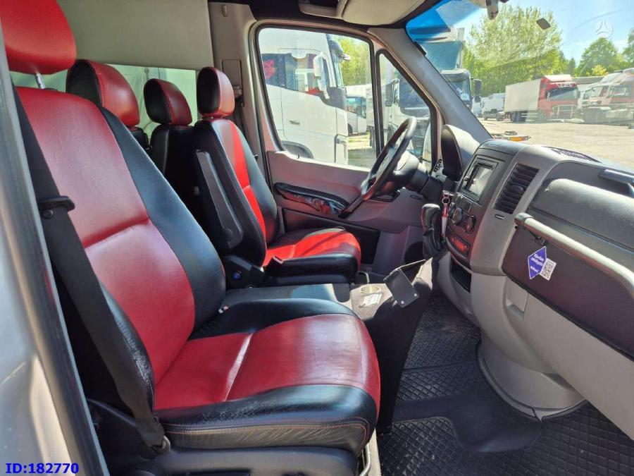 Melns Mercedes-Benz Sprinter 2014 Viļņa, ar dzinēja tilpumu 2.99 L un nobraukumu 890 tūkst. km par 13250 €, foto 25 vietnē AUTOMOTO.COM.LV