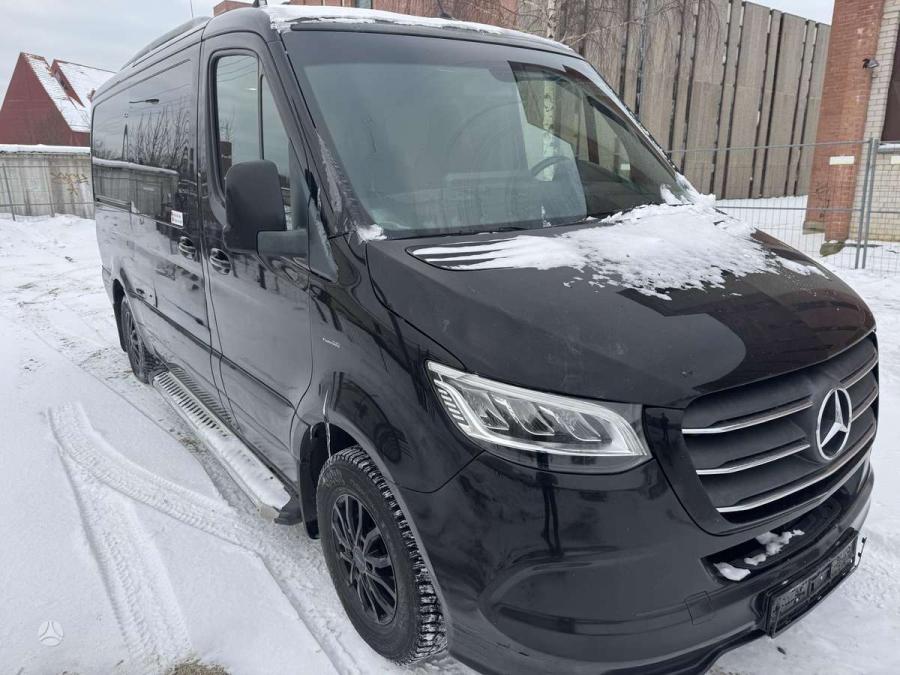 Black Mercedes-Benz Sprinter 2019 in Klaipeda, with an engine capacity of 2.14 L and mileage of 490 thousand km for 18800 €, photo 2 on AUTOMOTO.COM.LV